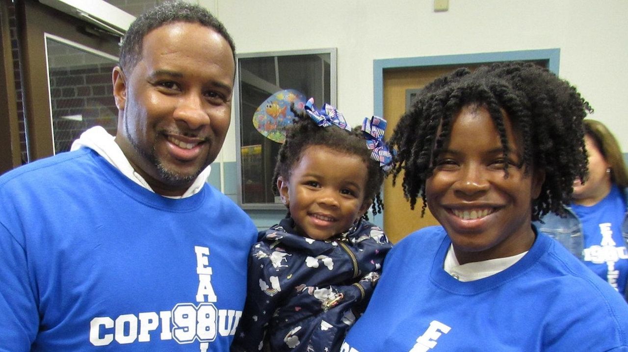 Football player, cheerleader find love at Copiague reunion - Newsday