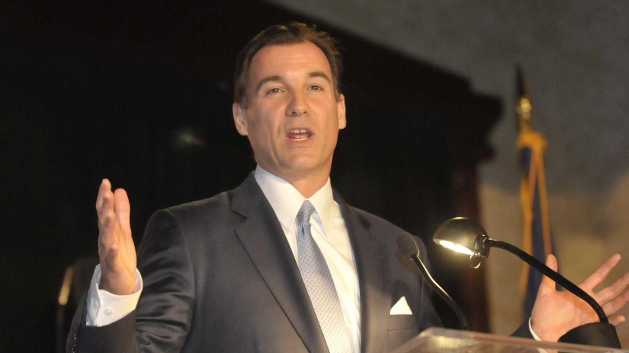 Thomas Suozzi, Adam Haber attend Democrats' spring fundraiser - Newsday