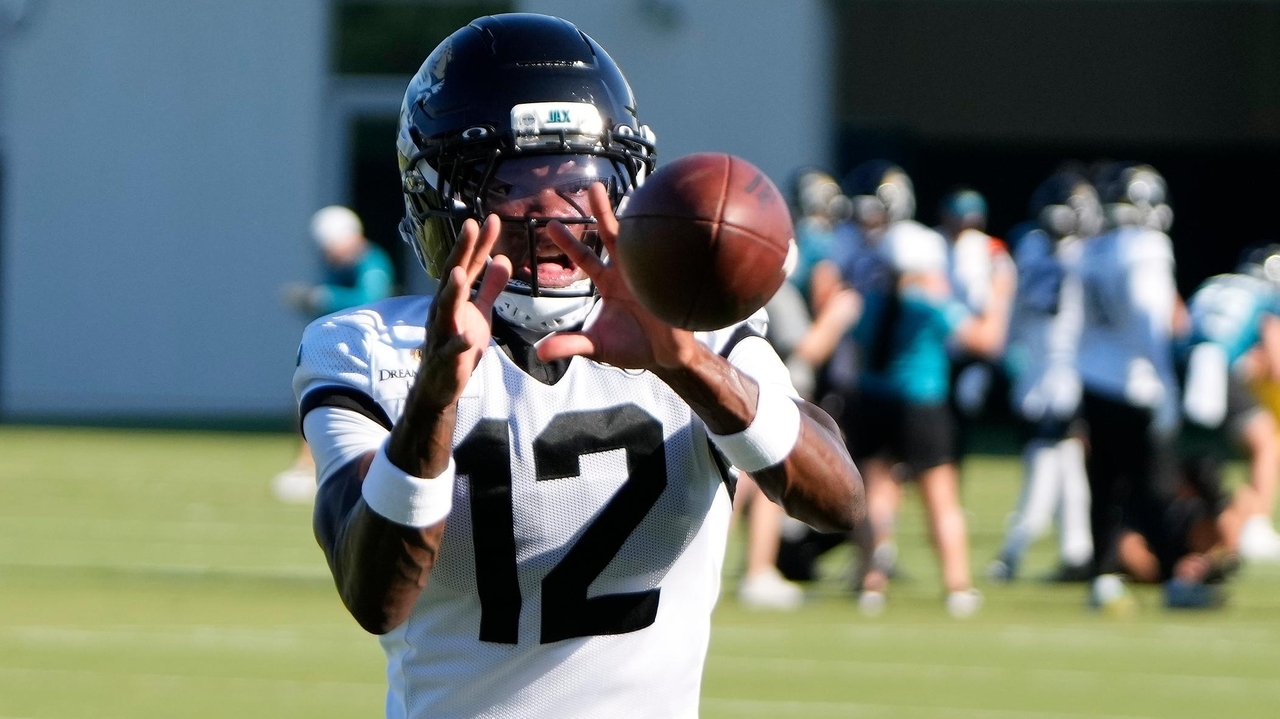 Playing both sides of the ball is now part of Travis Hunter's regular ...