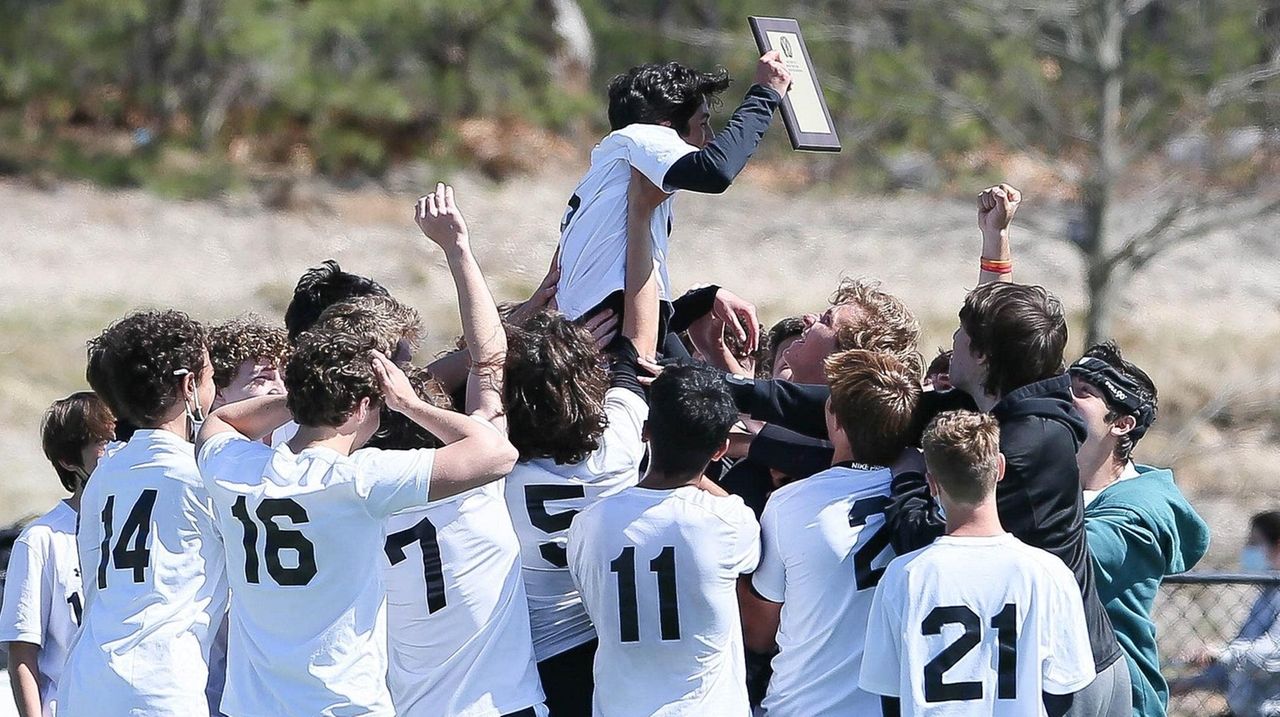 Michael Gimeli nets a pair as Babylon upsets Center Moriches in Suffolk ...