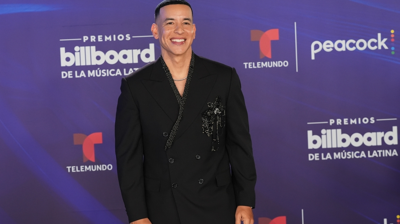 Bizarrap, Daddy Yankee to headline halftime show at NFL's first game in ...