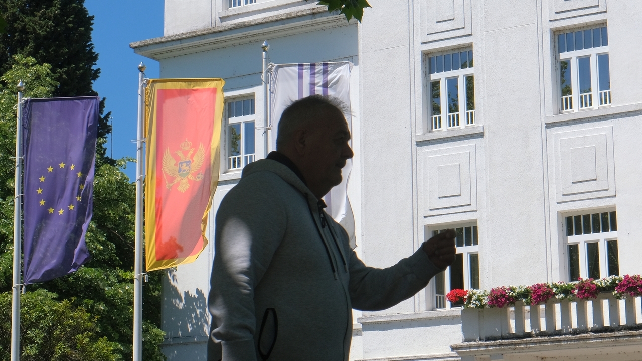Montenegro blocks entry to 87 Serbs over security concerns ahead of EU ...