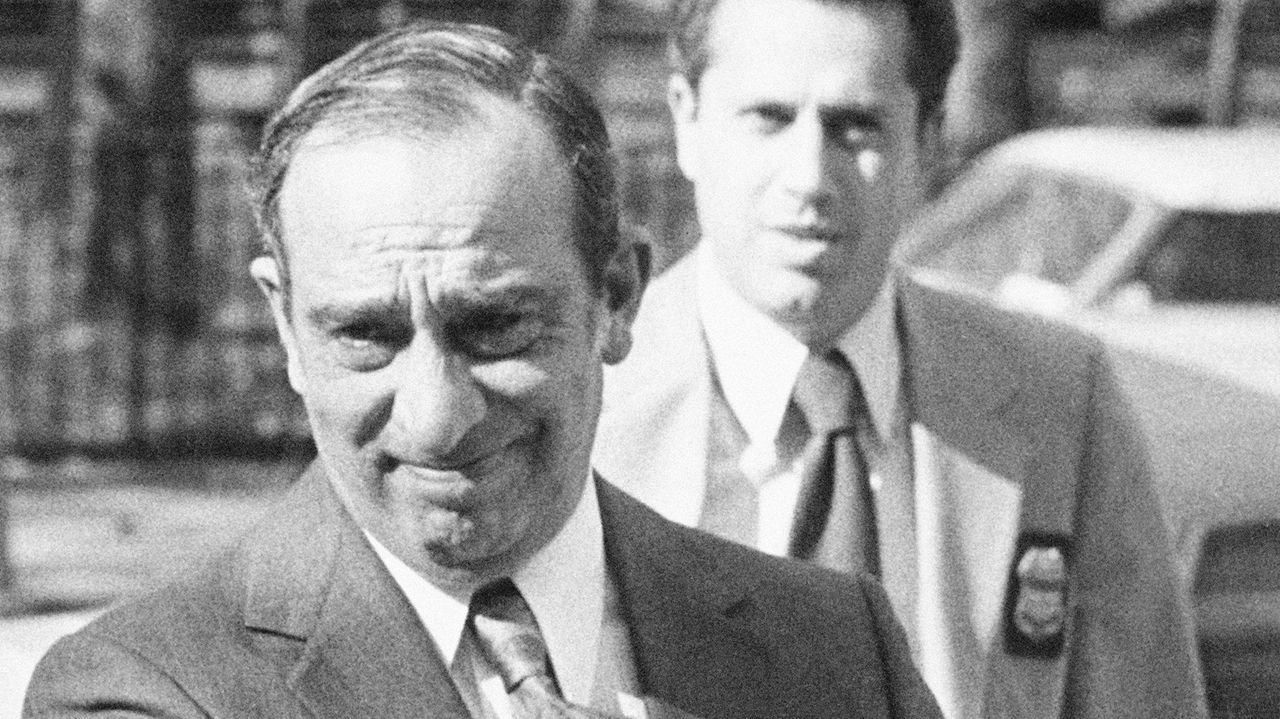Carmine Persico, Colombo crime family boss, dies at 85 - Newsday
