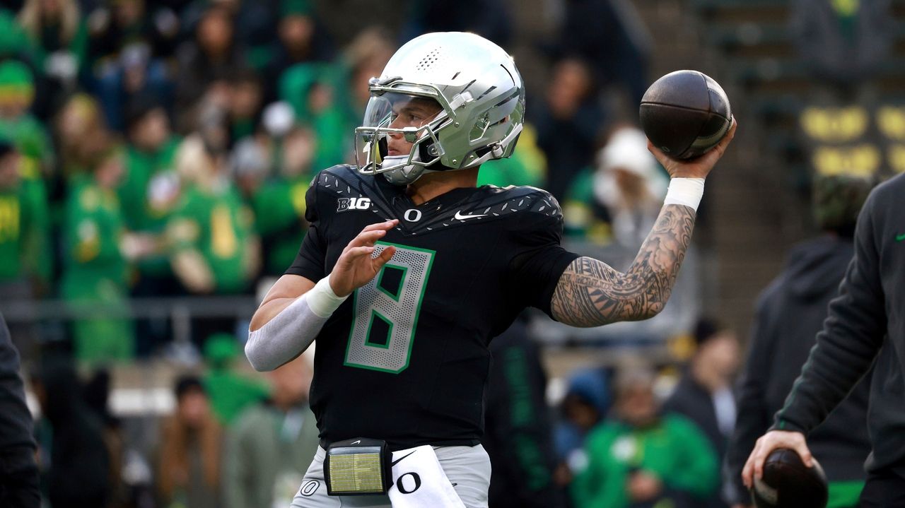 AP All-Big Ten: Oregon's Gabriel, Penn State's Carter and Indiana's ...