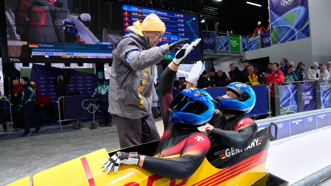 Germany's Johannes Lochner starts fast in Olympic 2-man bobsled race ...