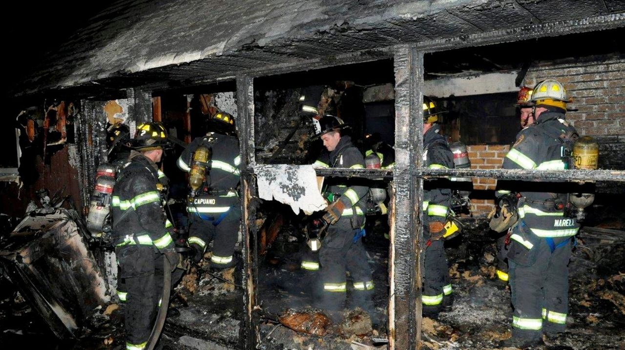 Officials: Smoke inhalation for occupant who escaped Wantagh fire - Newsday