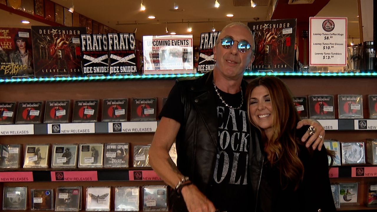 Dee Snider meets fans, signs book at Looney Tunes in West Babylon - Newsday