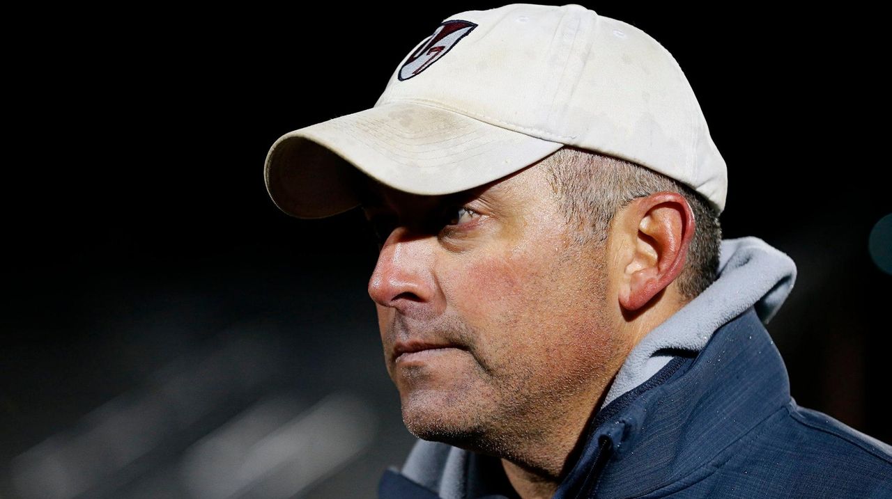 Garden City coach Dave Ettinger taking it one week at a time - Newsday