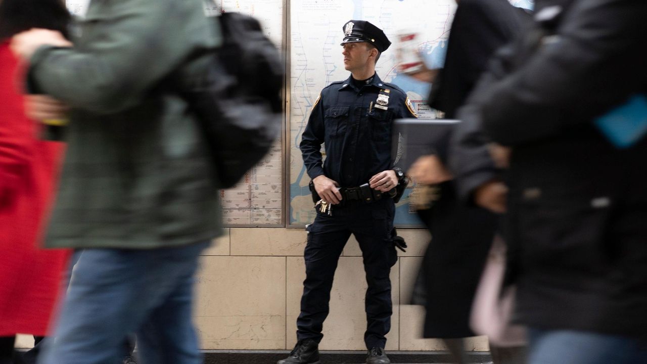 MTA board member criticizes plan to divert police from LIRR to NYC's ...