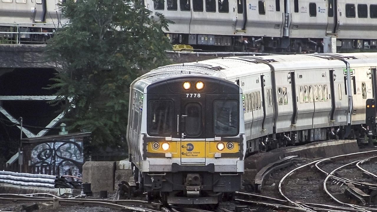 Service restored on Port Washington Branch after track problem fixed ...