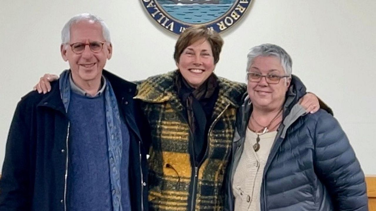 Head of the Harbor residents elect a new village mayor - Newsday