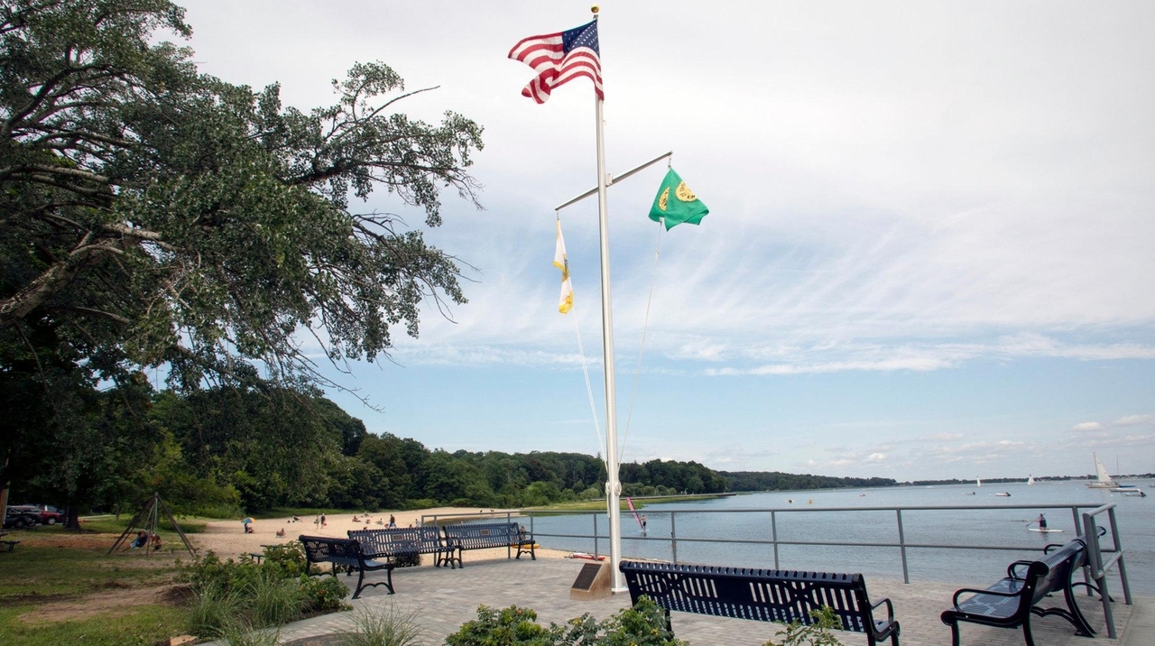 Oyster Bay Town, Lions Club unveil renovated Beekman Beach - Newsday