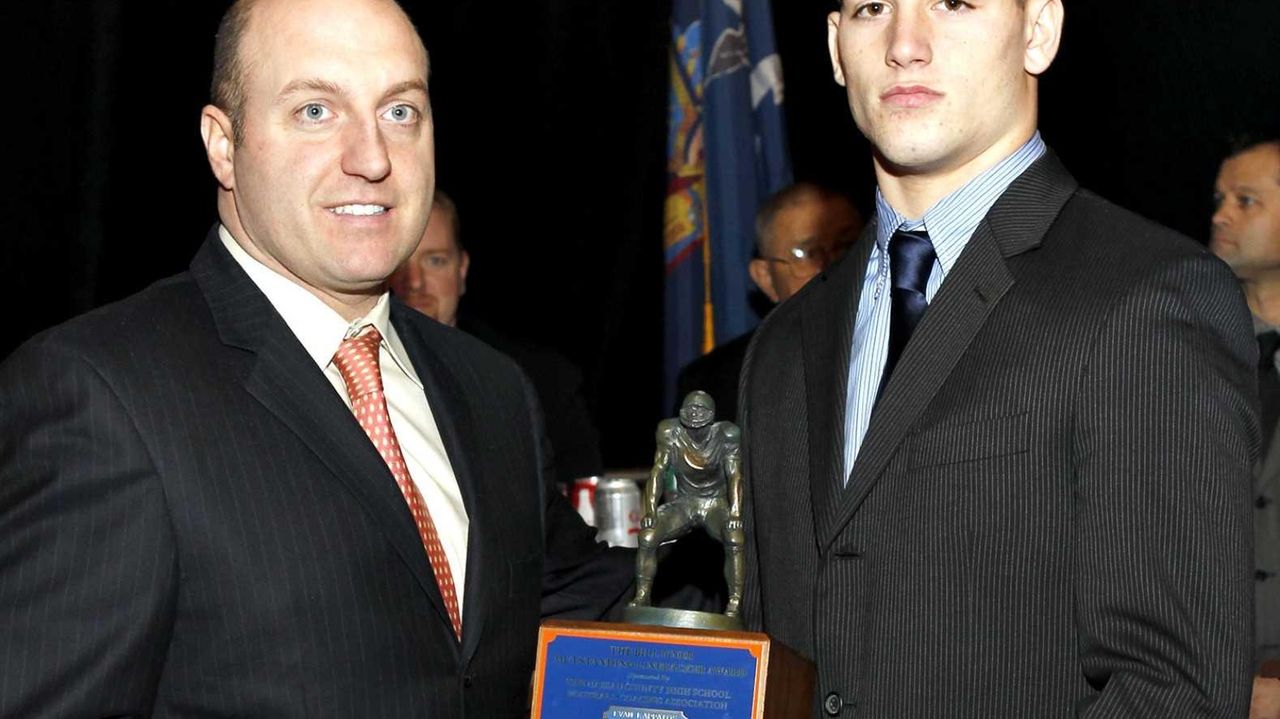 Joe Tangredi wins top linebacker award, continuing MacArthur tradition ...