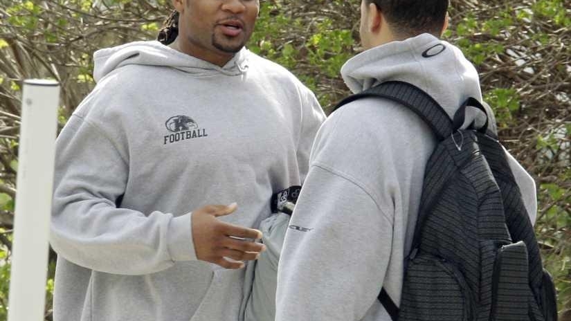 Confusion around NFL as players show up - Newsday