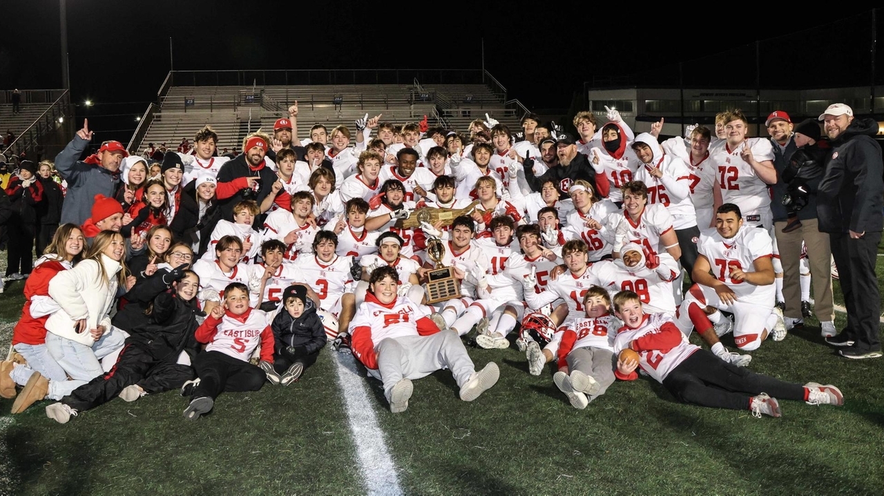 East Islip football's senior captains achieved goal: Elusive LI title ...