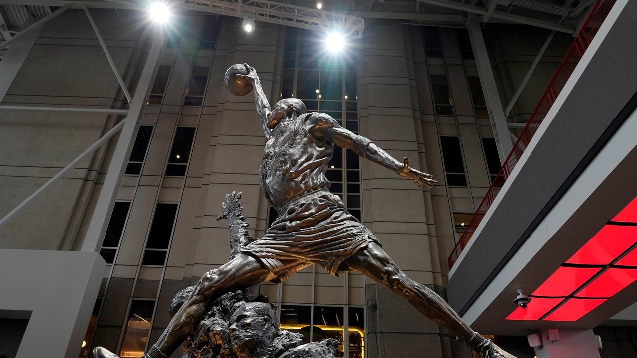 Kobe Bryant joins Jackie Robinson, Michael Jordan and more among ...
