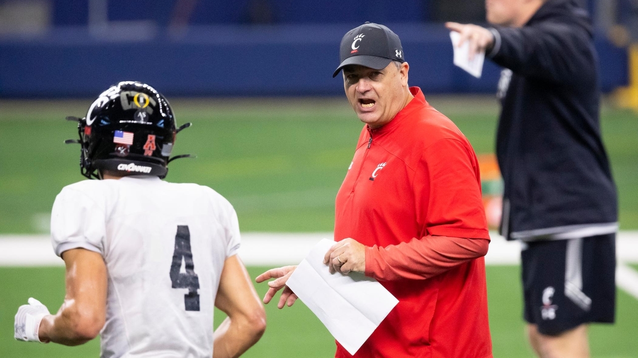 Notre Dame announces Mike Denbrock as new offensive coordinator - Newsday