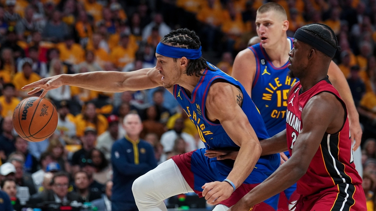 Defensive stalwart Gordon jump-starts Nuggets' offense in Game 1 rout ...