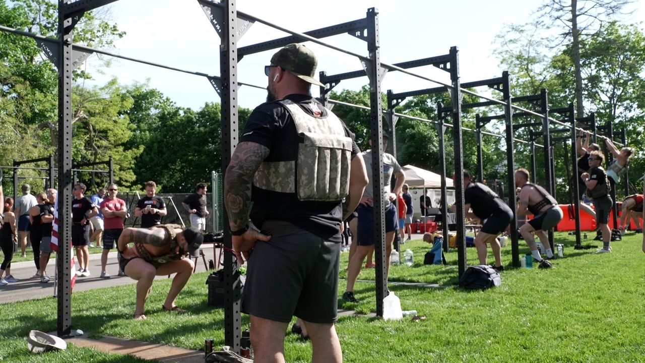 Hundreds of veterans and current service members take on the Murph ...