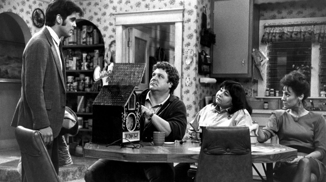 'Roseanne' debuted 32 years ago: Read Newsday's rave review - Newsday