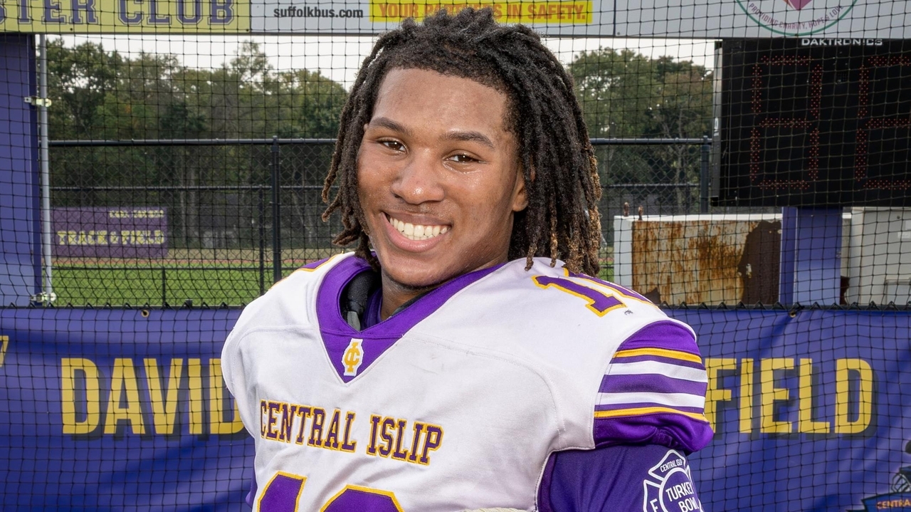 Newsday's Athlete of the Week is Central Islip's Jimmy Gaston Jr. - Newsday