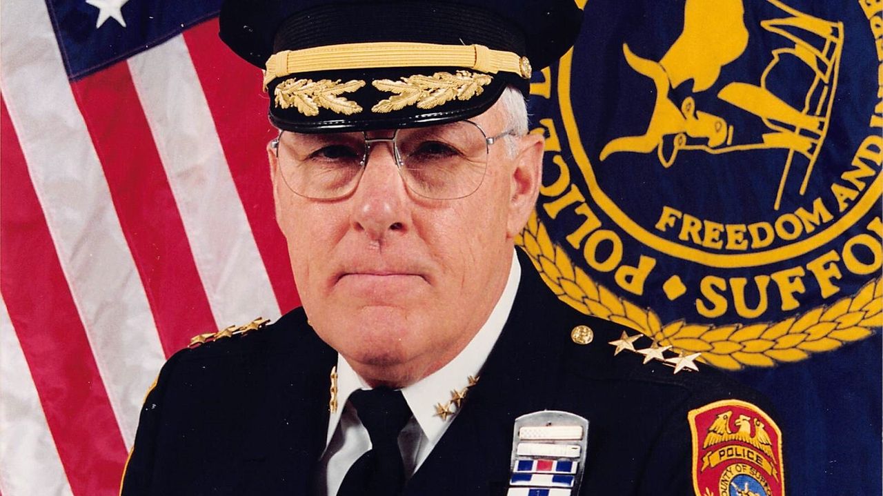 Thomas Compitello, former Suffolk police chief of patrol, dies at 87 ...