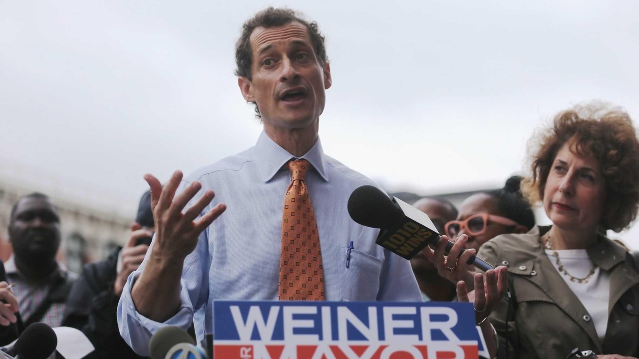 Weiner films ad while candidates hit trail - Newsday
