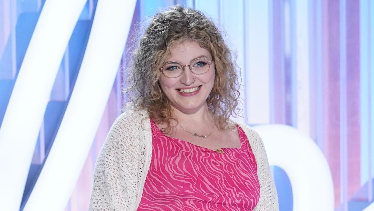 LI singer advances to Hollywood Round on 'Idol' - Newsday
