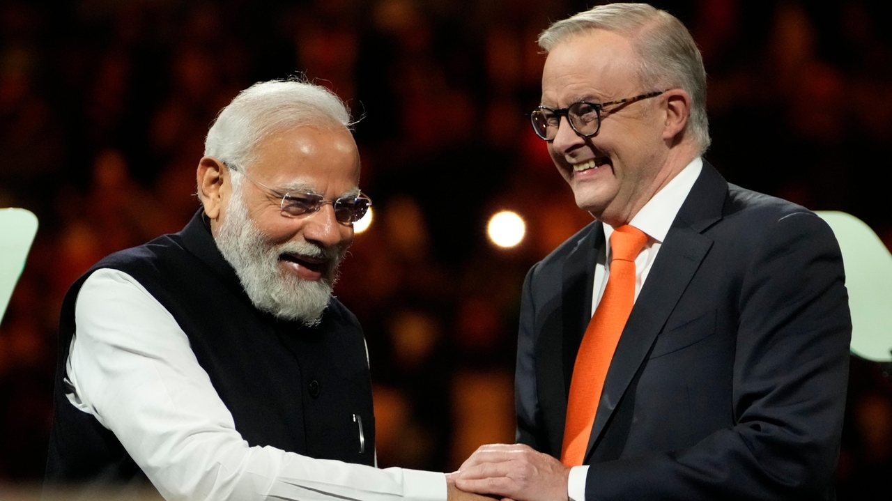 Indian Prime Minister Narendra Modi cheered by 20,000 fans at Sydney ...