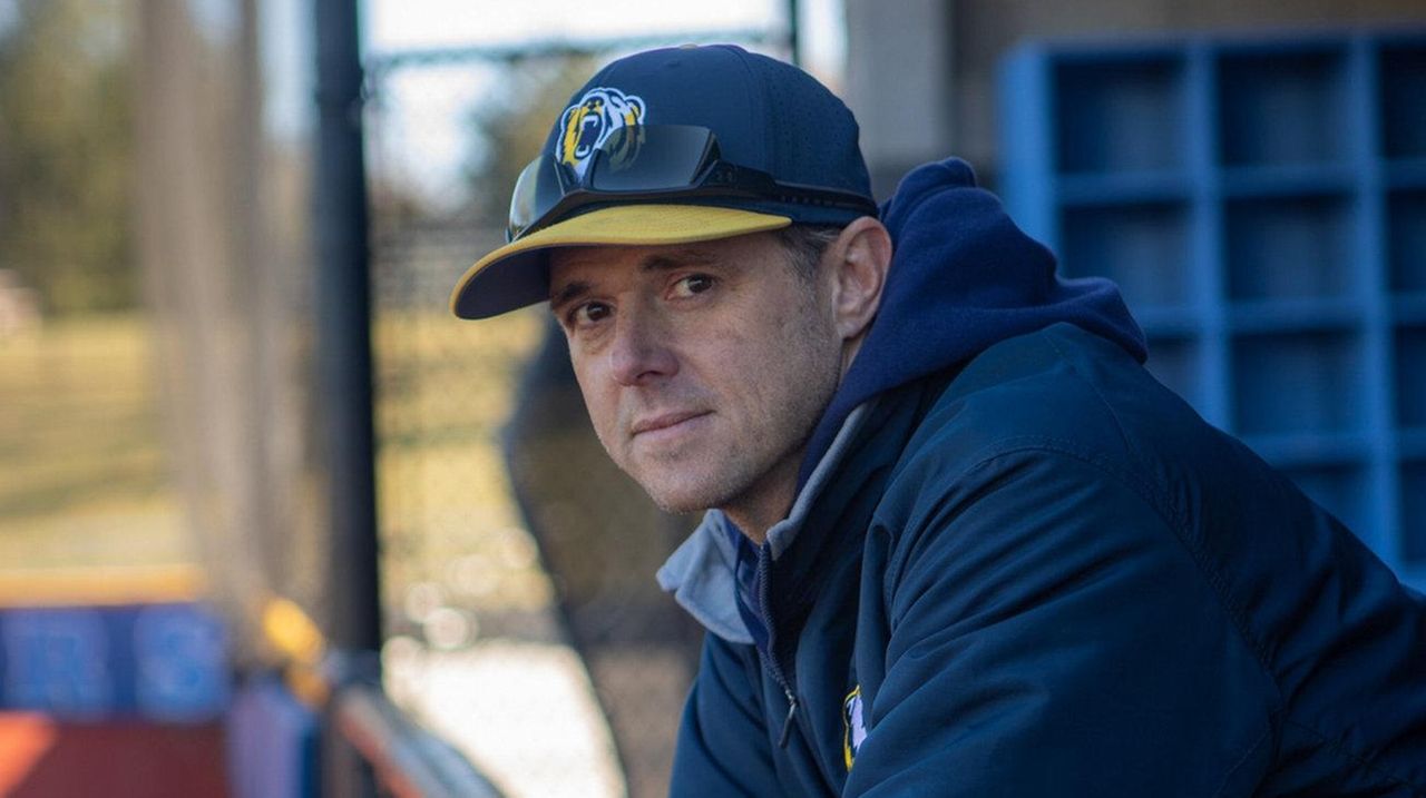 Hofstra names LI's Frank Catalanotto as new baseball head coach - Newsday