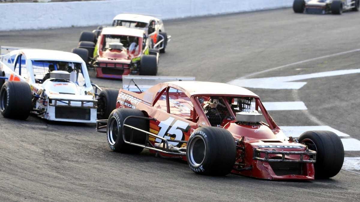 Riverhead Raceway returns for 62nd season - Newsday