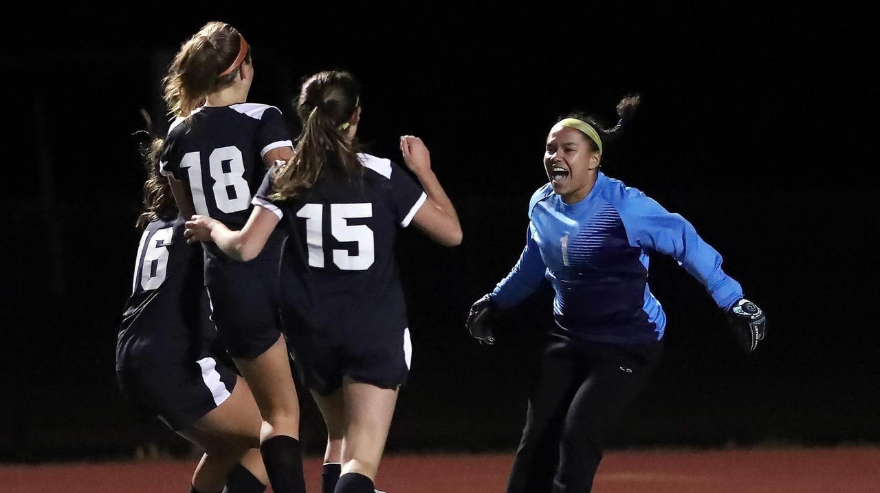 Top-seeded Babylon wins Suffolk Class B soccer crown - Newsday