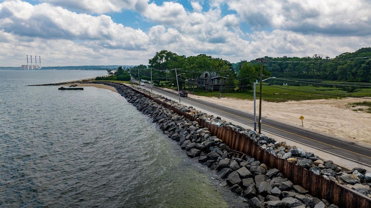 Asharoken hires company to build new protective sea wall - Newsday
