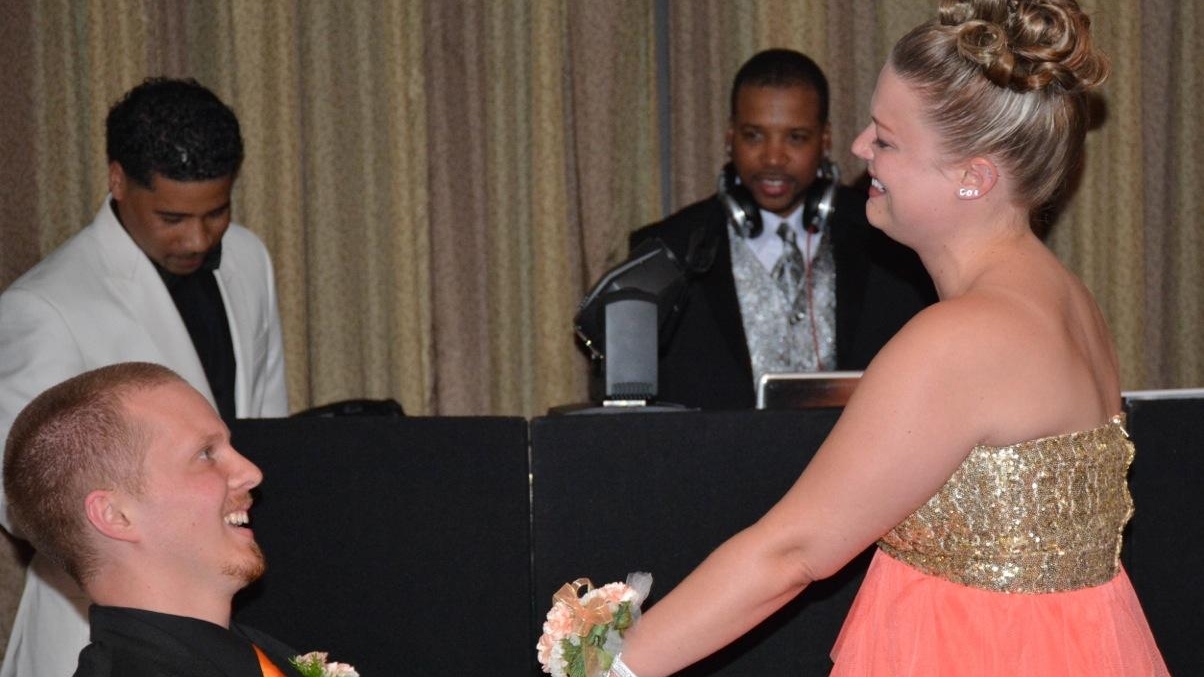 Adult prom a second-chance event for attendees - Newsday