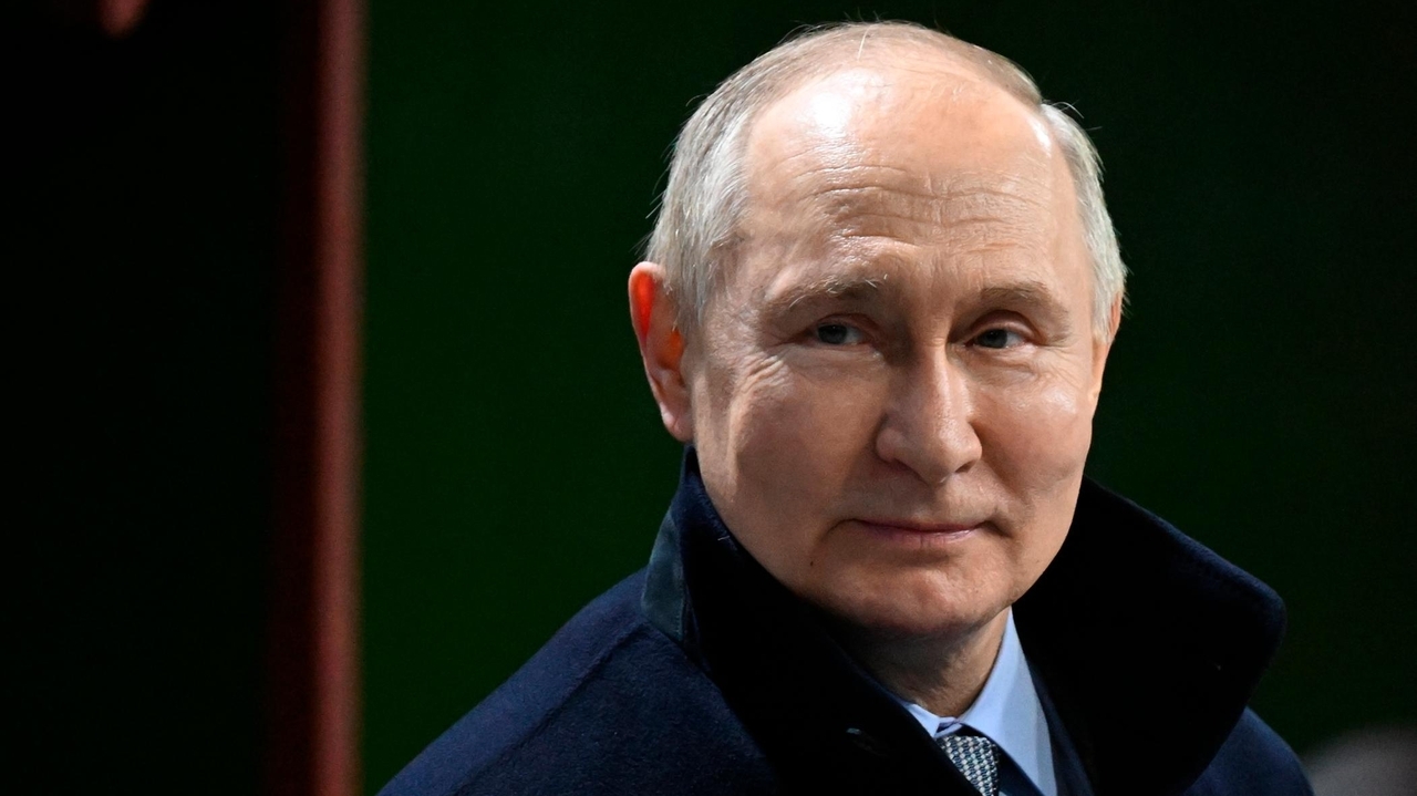 Russia's Putin blames Ukraine for crash of POW's plane and pledges to ...