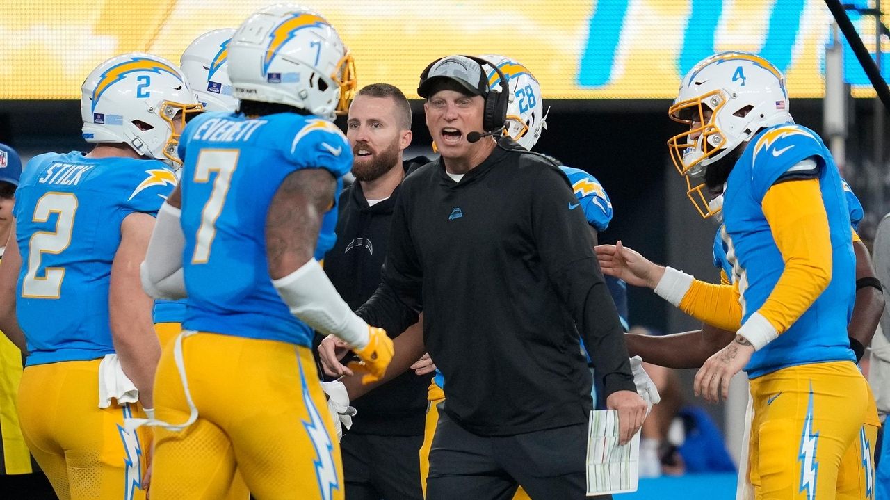 Chargers show improvement under interim coach Giff Smith despite close ...