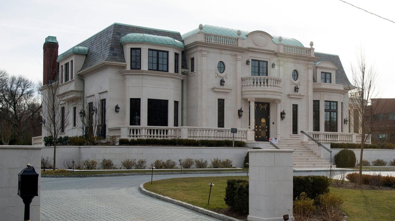 How one Long Island home was embroiled in infamous dumping case - Newsday