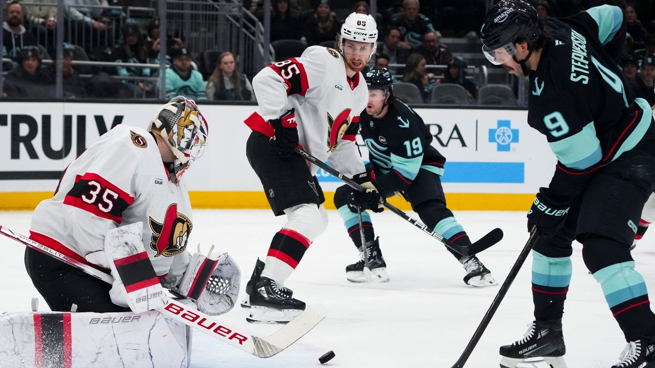 Ullmark makes 30 saves, Senators win 4th straight with 3-0 win over ...