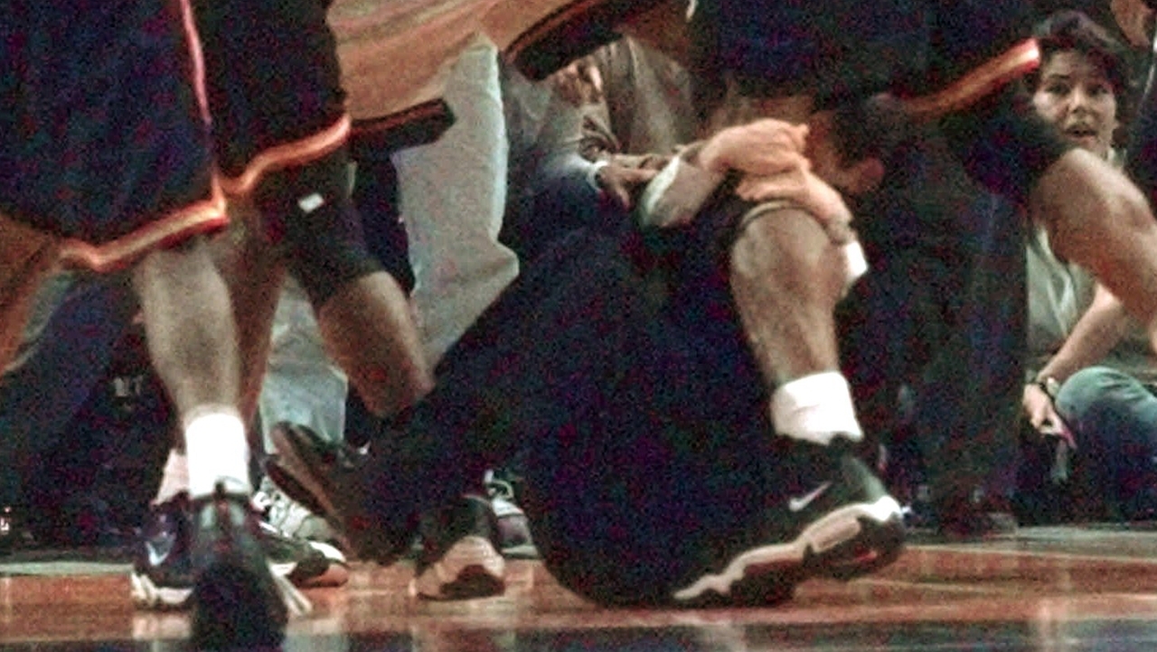 Jeff Van Gundy recalls leg-riding incident during intense Knicks-Heat ...
