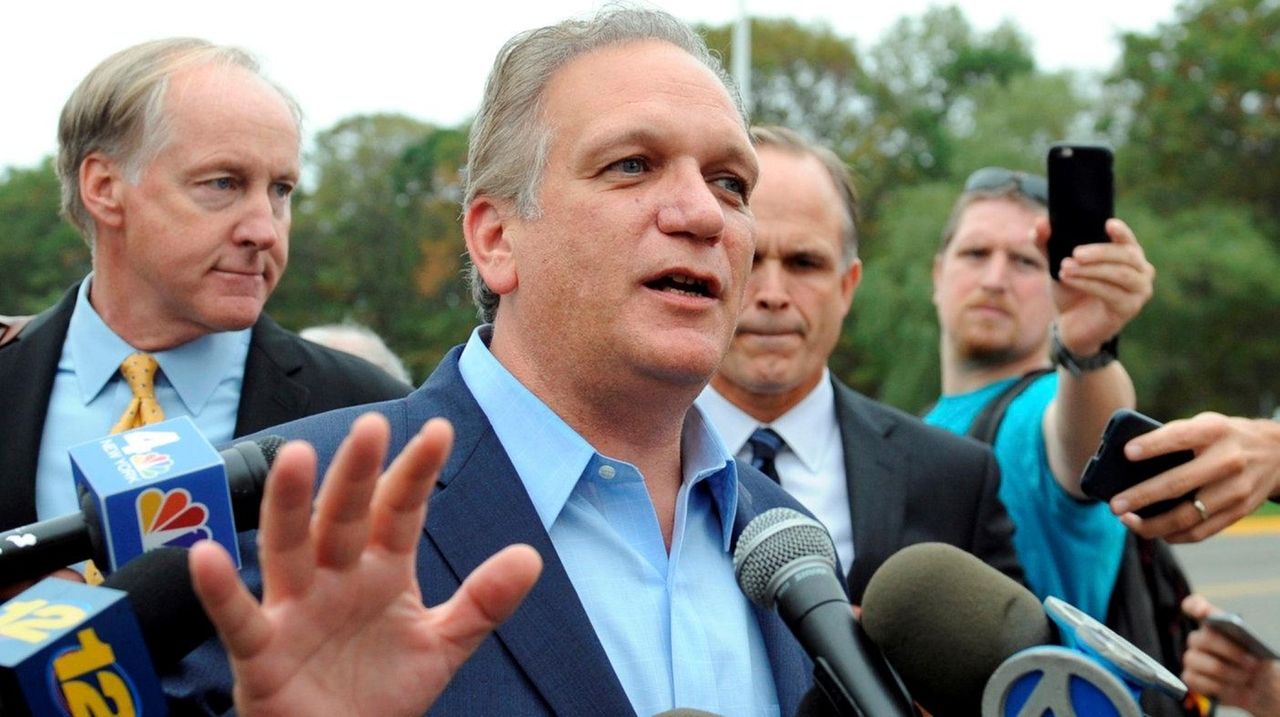 Edward Mangano faces difficulties in trying to stay in office - Newsday