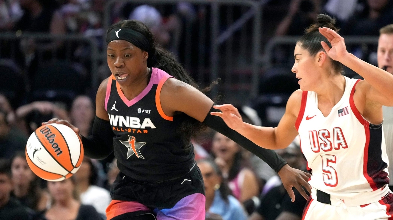 Arike Ogunbowale heeds coach's advice, dominates second half to earn ...