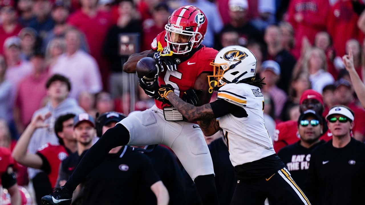 Stackhouse has key late pick as No. 1 Georgia holds off No. 14 Missouri ...