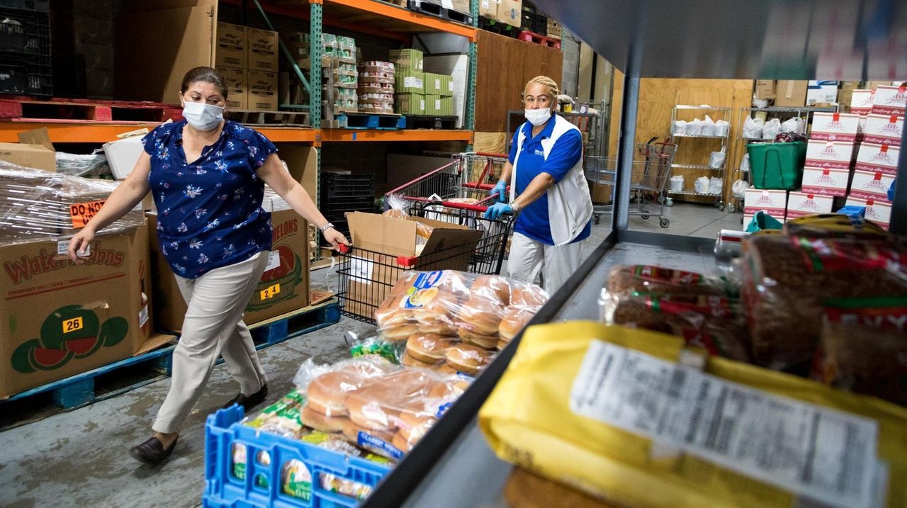 Latino groups donate $2 million to feed hungry - Newsday