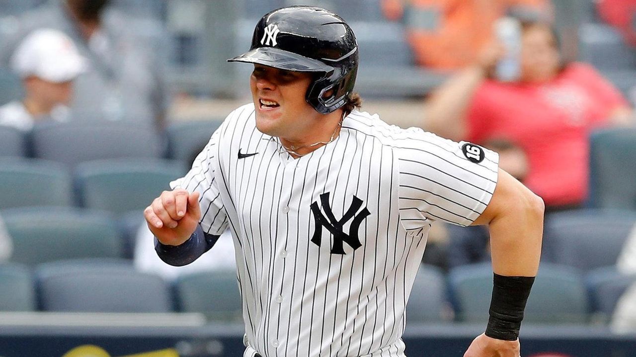 Luke Voit goes on injured list with bone bruise in left knee - Newsday