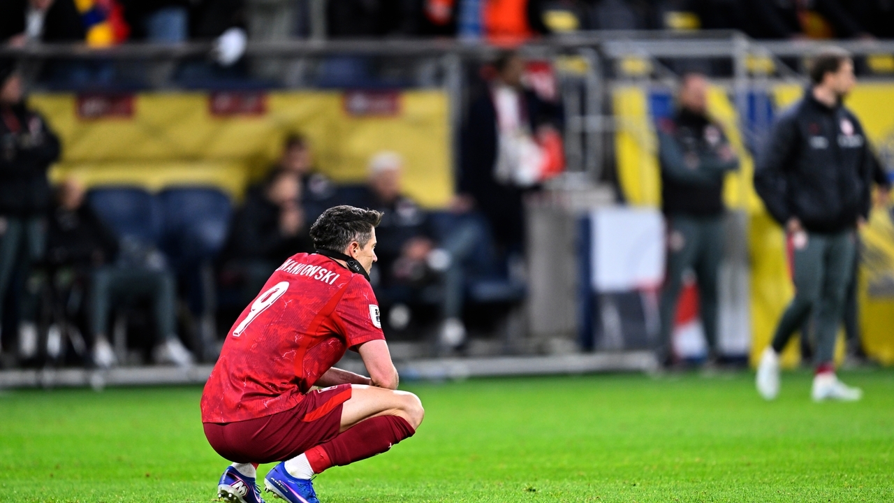 Robert Lewandowski hints at international retirement after Poland ...