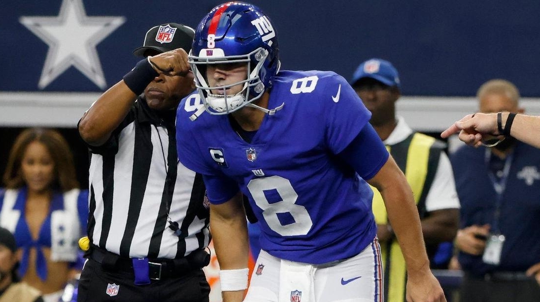 Daniel Jones in NFL's concussion protocol after big hit in loss to ...