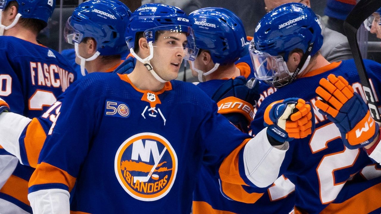 Bolduc, Isles agree to two-year deal - Newsday