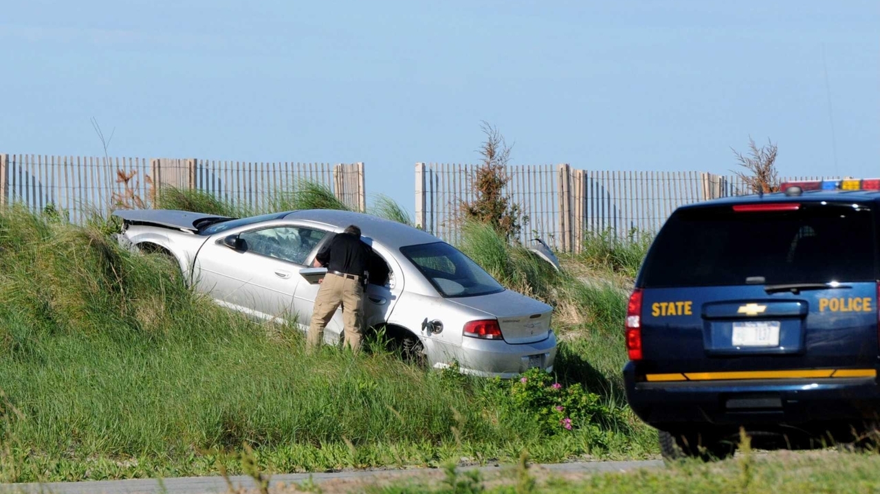 Cops: Serious injury in DWI crash on Ocean Pkwy. - Newsday