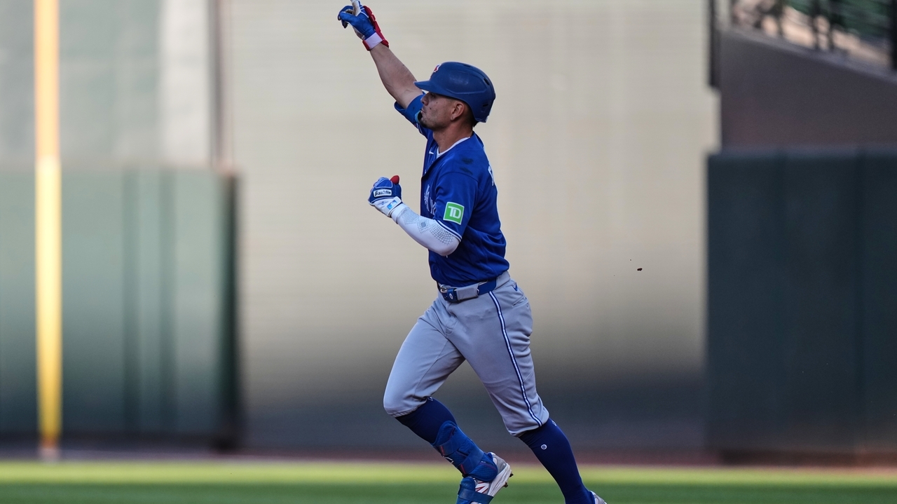 Bases-loaded walk lifts the Blue Jays to a 2-1 victory over the Orioles ...