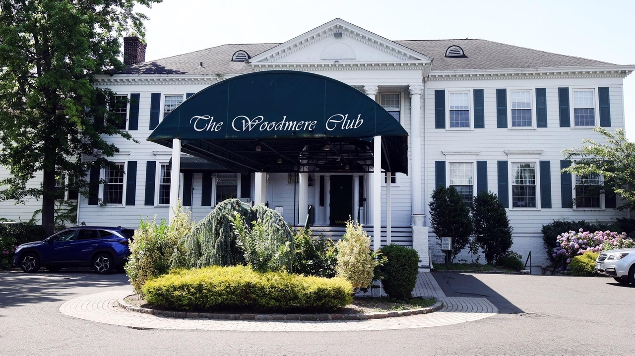 New housing plan for Woodmere golf club could end zoning dispute ...
